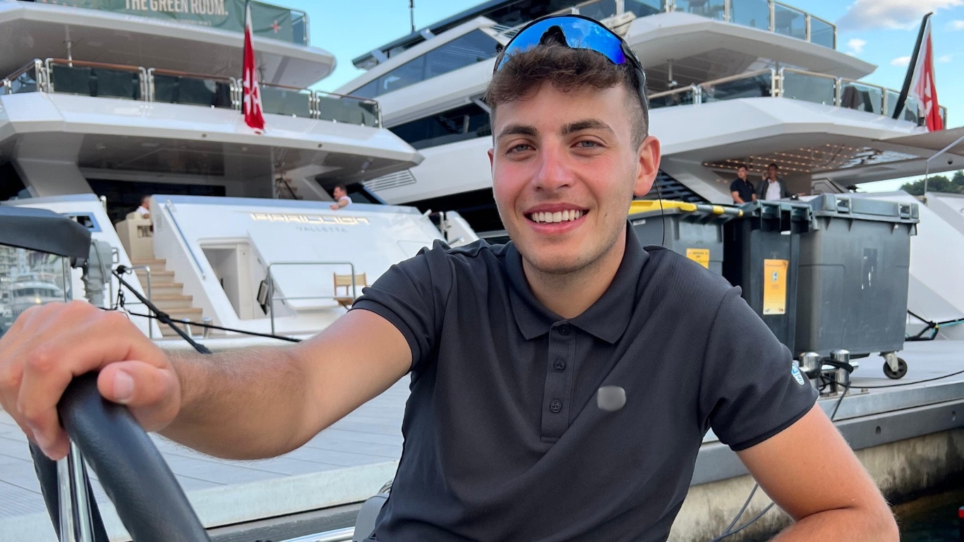 Superyacht Deckhand Training - STCW Yacht Training Deckhand